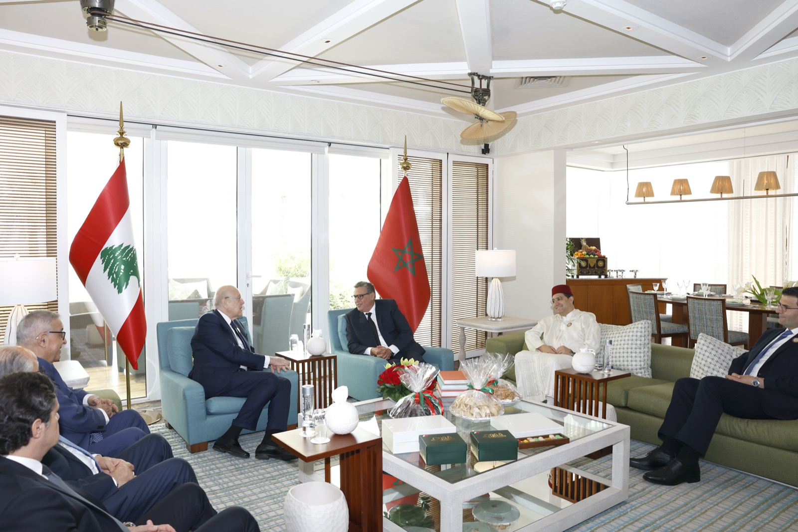Sommet arabe de Manama: Akhannouch s'entretient avec le chef du ... Sommet arabe de Manama: Akhannouch s'entretient avec le chef du ...